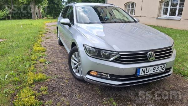 Volkswagen Passat B8 2016 in Kraslava on AUTOMOTO.COM.LV Grey Volkswagen Passat B8 2016 in Kraslava, with an engine capacity of 2.00 L and mileage of 231 thousand km for 10550 €, photo 1 on AUTOMOTO.COM.LV