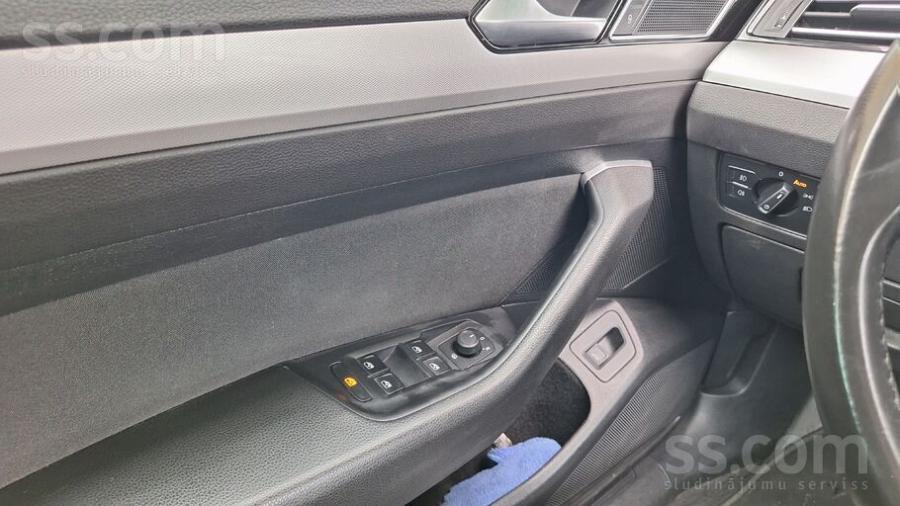 Grey Volkswagen Passat B8 2016 in Kraslava, with an engine capacity of 2.00 L and mileage of 231 thousand km for 10550 €, photo 13 on AUTOMOTO.COM.LV