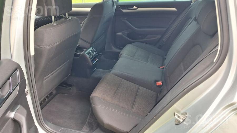 Grey Volkswagen Passat B8 2016 in Kraslava, with an engine capacity of 2.00 L and mileage of 231 thousand km for 10550 €, photo 14 on AUTOMOTO.COM.LV