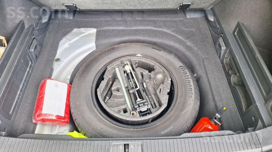 Grey Volkswagen Passat B8 2016 in Kraslava, with an engine capacity of 2.00 L and mileage of 231 thousand km for 10550 €, photo 16 on AUTOMOTO.COM.LV