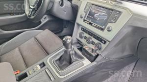 Grey Volkswagen Passat B8 2016 in Kraslava, with an engine capacity of 2.00 L and mileage of 231 thousand km for 10550 €, photo 17 on AUTOMOTO.COM.LV