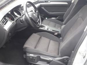 Grey Volkswagen Passat B8 2016 in Kraslava, with an engine capacity of 2.00 L and mileage of 231 thousand km for 9950 €, photo 8 on AUTOMOTO.COM.LV