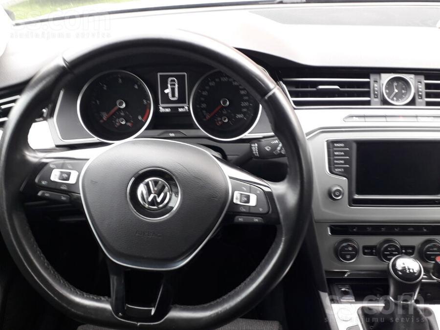 Grey Volkswagen Passat B8 2016 in Kraslava, with an engine capacity of 2.00 L and mileage of 231 thousand km for 9950 €, photo 9 on AUTOMOTO.COM.LV