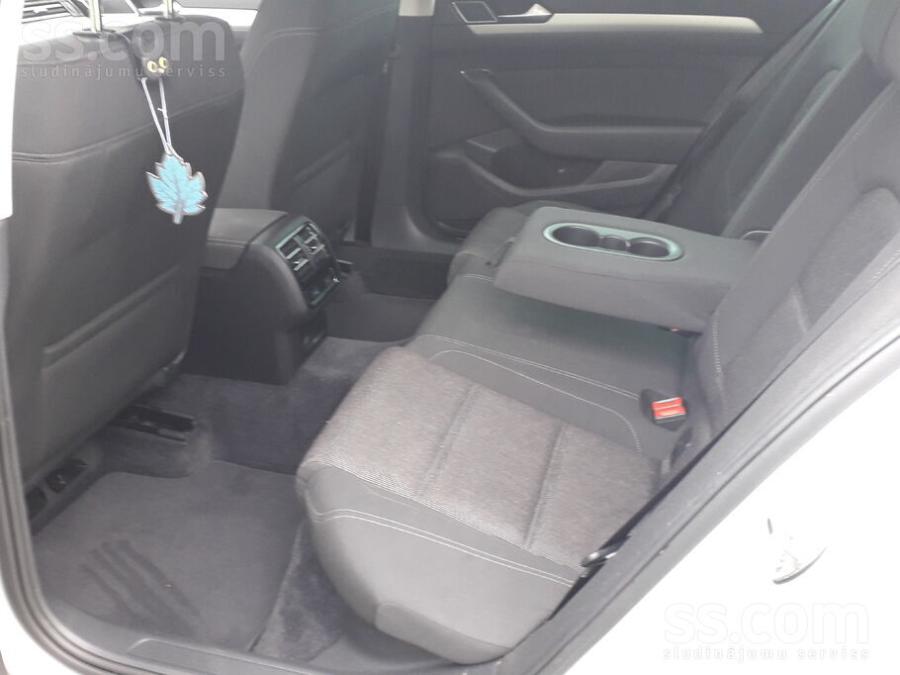 Grey Volkswagen Passat B8 2016 in Kraslava, with an engine capacity of 2.00 L and mileage of 231 thousand km for 9950 €, photo 11 on AUTOMOTO.COM.LV