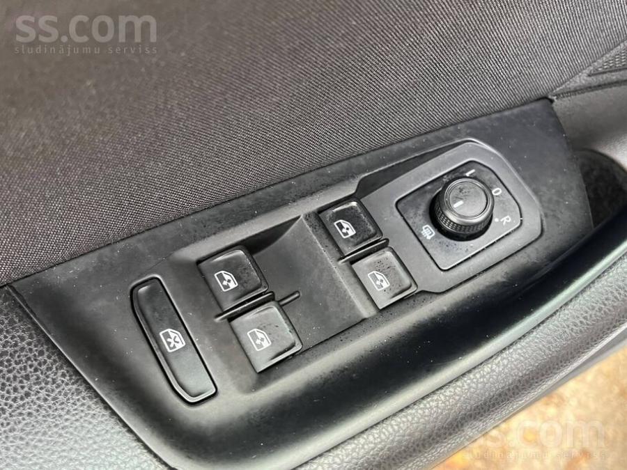 Pelēks Volkswagen Passat B8 2016 Rīga, ar dzinēja tilpumu 2.00 L un nobraukumu 0 tūkst. km par 7199 €, foto 18 vietnē AUTOMOTO.COM.LV