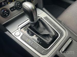 Pelēks Volkswagen Passat B8 2016 Rīga, ar dzinēja tilpumu 2.00 L un nobraukumu 0 tūkst. km par 7199 €, foto 22 vietnē AUTOMOTO.COM.LV