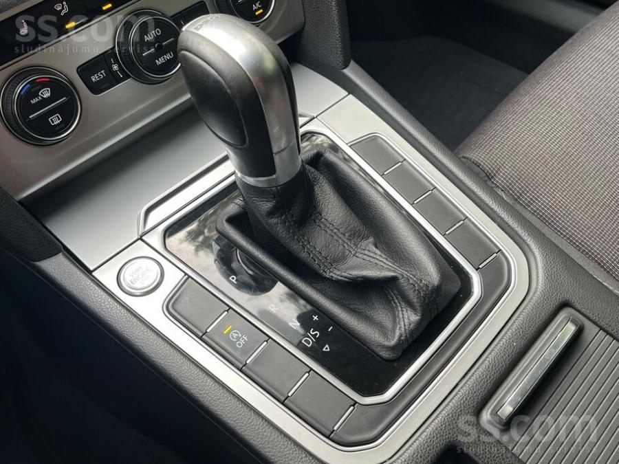 Pelēks Volkswagen Passat B8 2016 Rīga, ar dzinēja tilpumu 2.00 L un nobraukumu 0 tūkst. km par 7199 €, foto 22 vietnē AUTOMOTO.COM.LV