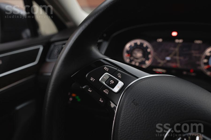 Pelēks Volkswagen Passat B8 2016 Jelgava, ar dzinēja tilpumu 2.00 L un nobraukumu 266 tūkst. km par 10900 €, foto 16 vietnē AUTOMOTO.COM.LV