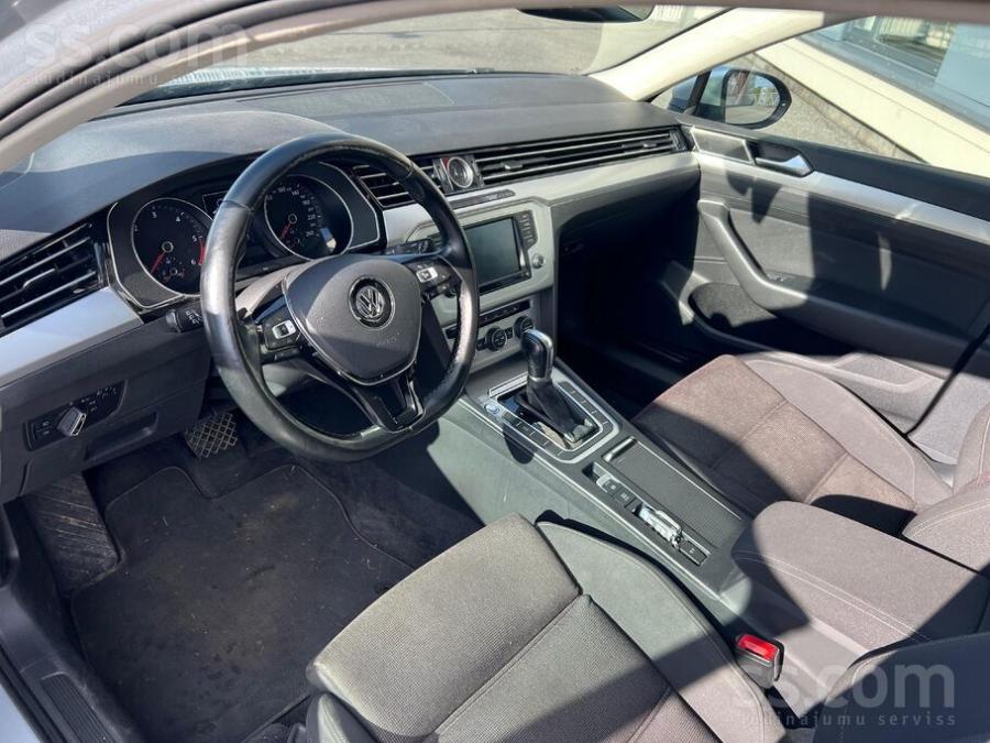 Grey Volkswagen Passat B8 2016 in Riga, with an engine capacity of 2.00 L and mileage of 361 thousand km for 6750 €, photo 11 on AUTOMOTO.COM.LV