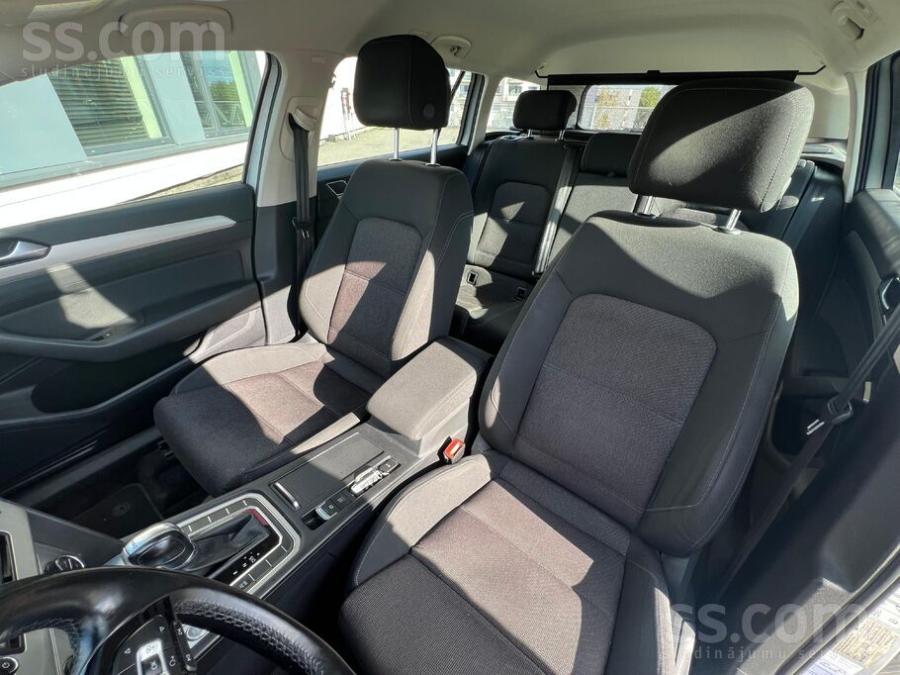 Grey Volkswagen Passat B8 2016 in Riga, with an engine capacity of 2.00 L and mileage of 361 thousand km for 6750 €, photo 14 on AUTOMOTO.COM.LV