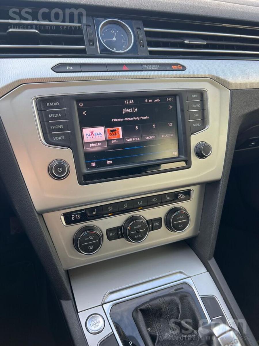 Grey Volkswagen Passat B8 2016 in Riga, with an engine capacity of 2.00 L and mileage of 361 thousand km for 6250 €, photo 11 on AUTOMOTO.COM.LV