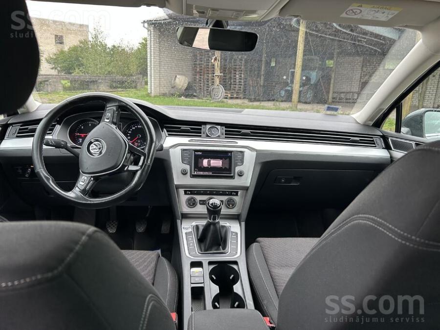 Pelēks Volkswagen Passat B8 2017 Kuldīga, ar dzinēja tilpumu 2.00 L un nobraukumu 320 tūkst. km par 12000 €, foto 4 vietnē AUTOMOTO.COM.LV