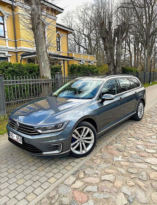 Pelēks Volkswagen Passat B8 2017 Rīga, ar dzinēja tilpumu 1.40 L un nobraukumu 194 tūkst. km par 14800 €, foto  vietnē AUTOMOTO.COM.LV
