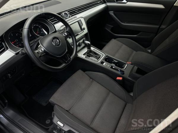 Grey Volkswagen Passat B8 2017 in Riga, with an engine capacity of 2.00 L and mileage of 168 thousand km for 10550 €, photo 7 on AUTOMOTO.COM.LV