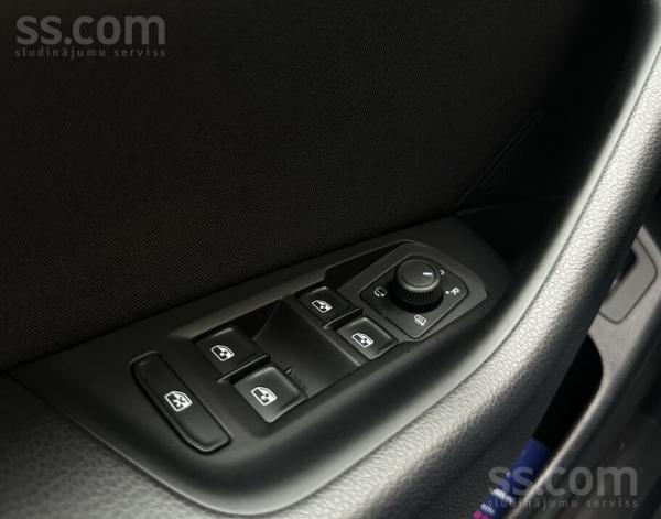 Grey Volkswagen Passat B8 2017 in Riga, with an engine capacity of 2.00 L and mileage of 168 thousand km for 10550 €, photo 9 on AUTOMOTO.COM.LV