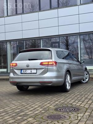 Grey Volkswagen Passat B8 2017 in Tukums, with an engine capacity of 2.00 L and mileage of 236 thousand km for 10299 €, photo 5 on AUTOMOTO.COM.LV