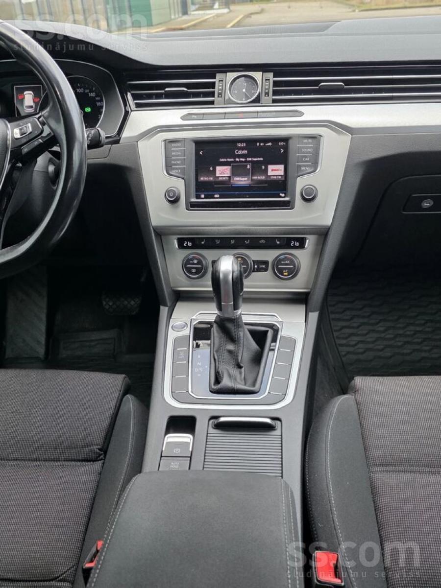 Grey Volkswagen Passat B8 2017 in Tukums, with an engine capacity of 2.00 L and mileage of 236 thousand km for 10299 €, photo 10 on AUTOMOTO.COM.LV