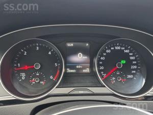 Grey Volkswagen Passat B8 2017 in Tukums, with an engine capacity of 2.00 L and mileage of 236 thousand km for 10299 €, photo 12 on AUTOMOTO.COM.LV