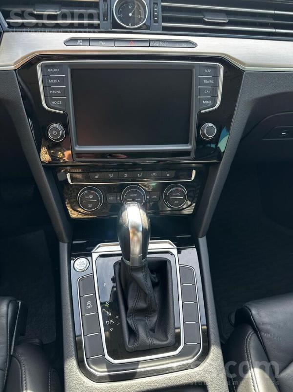 Grey Volkswagen Passat B8 2017 in Riga, with an engine capacity of 2.00 L and mileage of 214 thousand km for 12550 €, photo 10 on AUTOMOTO.COM.LV