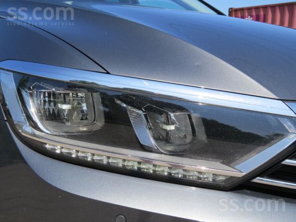 Grey Volkswagen Passat B8 2017 in Riga, with an engine capacity of 2.00 L and mileage of 252 thousand km for 12990 €, photo 10 on AUTOMOTO.COM.LV
