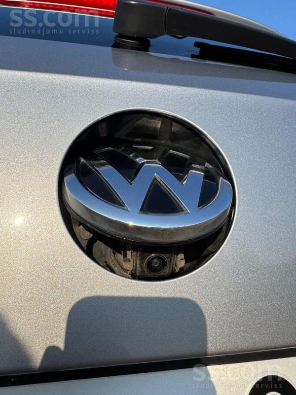 Grey Volkswagen Passat B8 2017 in Aizkraukle, with an engine capacity of 1.40 L and mileage of 103 thousand km for 14950 €, photo 5 on AUTOMOTO.COM.LV