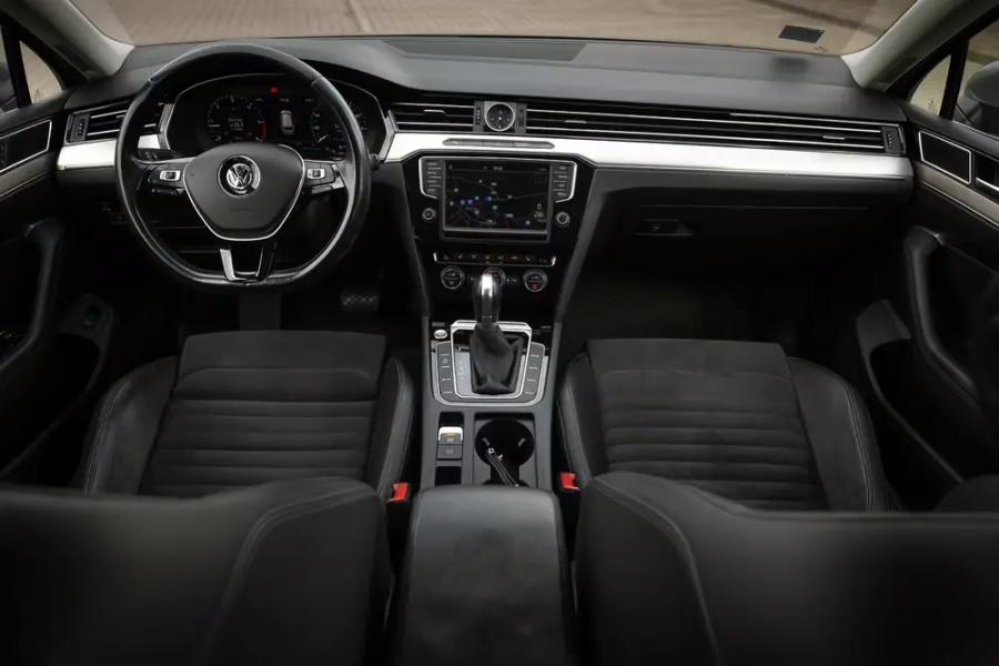Pelēks Volkswagen Passat B8 2017 Jelgava, ar dzinēja tilpumu 2.00 L un nobraukumu 179 tūkst. km par 11500 €, foto 9 vietnē AUTOMOTO.COM.LV