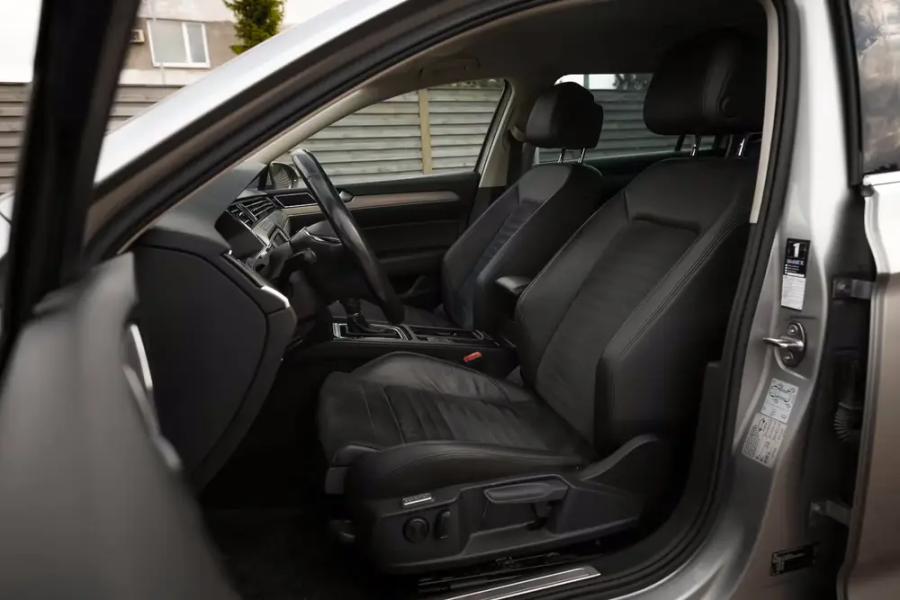 Pelēks Volkswagen Passat B8 2017 Jelgava, ar dzinēja tilpumu 2.00 L un nobraukumu 179 tūkst. km par 11500 €, foto 12 vietnē AUTOMOTO.COM.LV