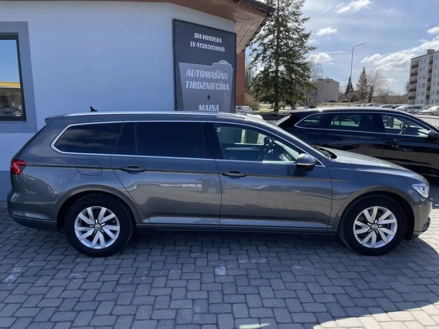 Pelēks Volkswagen Passat B8 2017 Talsi, ar dzinēja tilpumu 1.60 L un nobraukumu 260 tūkst. km par 7990 €, foto 3 vietnē AUTOMOTO.COM.LV