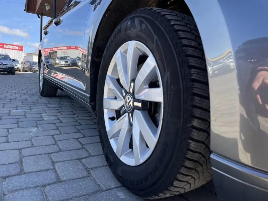 Pelēks Volkswagen Passat B8 2017 Talsi, ar dzinēja tilpumu 1.60 L un nobraukumu 260 tūkst. km par 7990 €, foto 12 vietnē AUTOMOTO.COM.LV