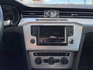 Pelēks Volkswagen Passat B8 2017 Talsi, ar dzinēja tilpumu 1.60 L un nobraukumu 260 tūkst. km par 7990 €, foto 19 vietnē AUTOMOTO.COM.LV