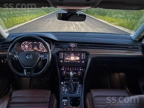 Grey Volkswagen Passat B8 2017 in Riga, with an engine capacity of 2.00 L and mileage of 240 thousand km for 11000 €, photo 5 on AUTOMOTO.COM.LV
