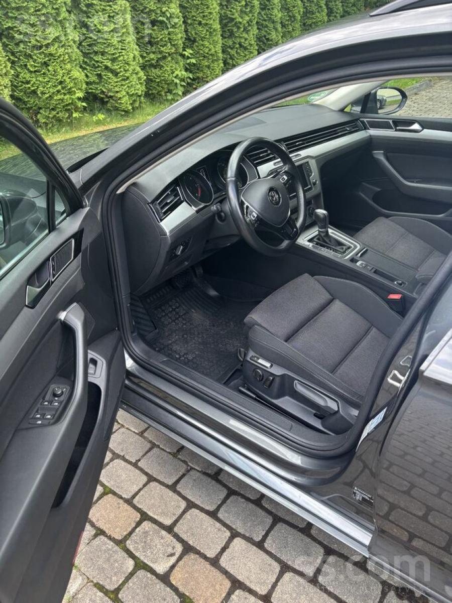 Pelēks Volkswagen Passat B8 2017 Rīga, ar dzinēja tilpumu 2.00 L un nobraukumu 112 tūkst. km par 14650 €, foto 12 vietnē AUTOMOTO.COM.LV