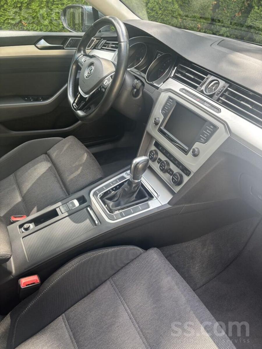 Pelēks Volkswagen Passat B8 2017 Rīga, ar dzinēja tilpumu 2.00 L un nobraukumu 112 tūkst. km par 14650 €, foto 14 vietnē AUTOMOTO.COM.LV
