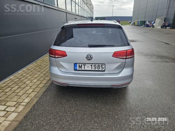 Grey Volkswagen Passat B8 2017 in Riga, with an engine capacity of 2.00 L and mileage of 290 thousand km for 10100 €, photo 3 on AUTOMOTO.COM.LV