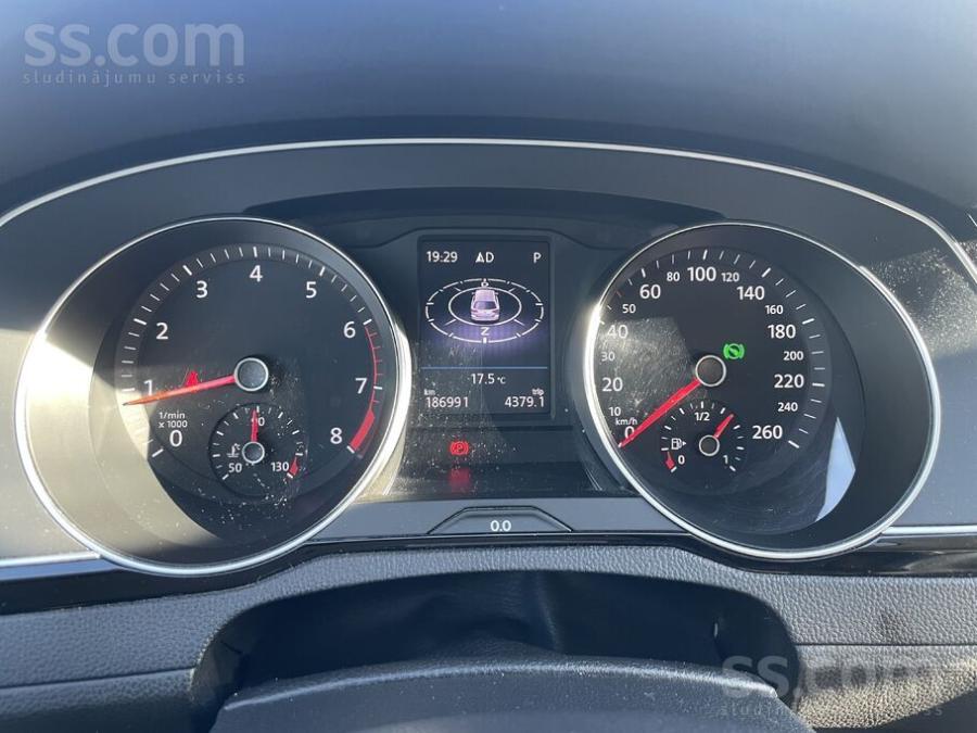 Grey Volkswagen Passat B8 2017 in Liepaja, with an engine capacity of 1.80 L and mileage of 187 thousand km for 9800 €, photo 11 on AUTOMOTO.COM.LV