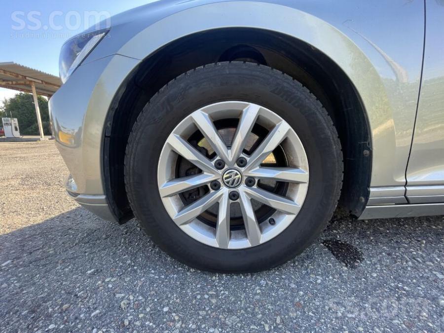 Grey Volkswagen Passat B8 2017 in Liepaja, with an engine capacity of 1.80 L and mileage of 187 thousand km for 9800 €, photo 14 on AUTOMOTO.COM.LV