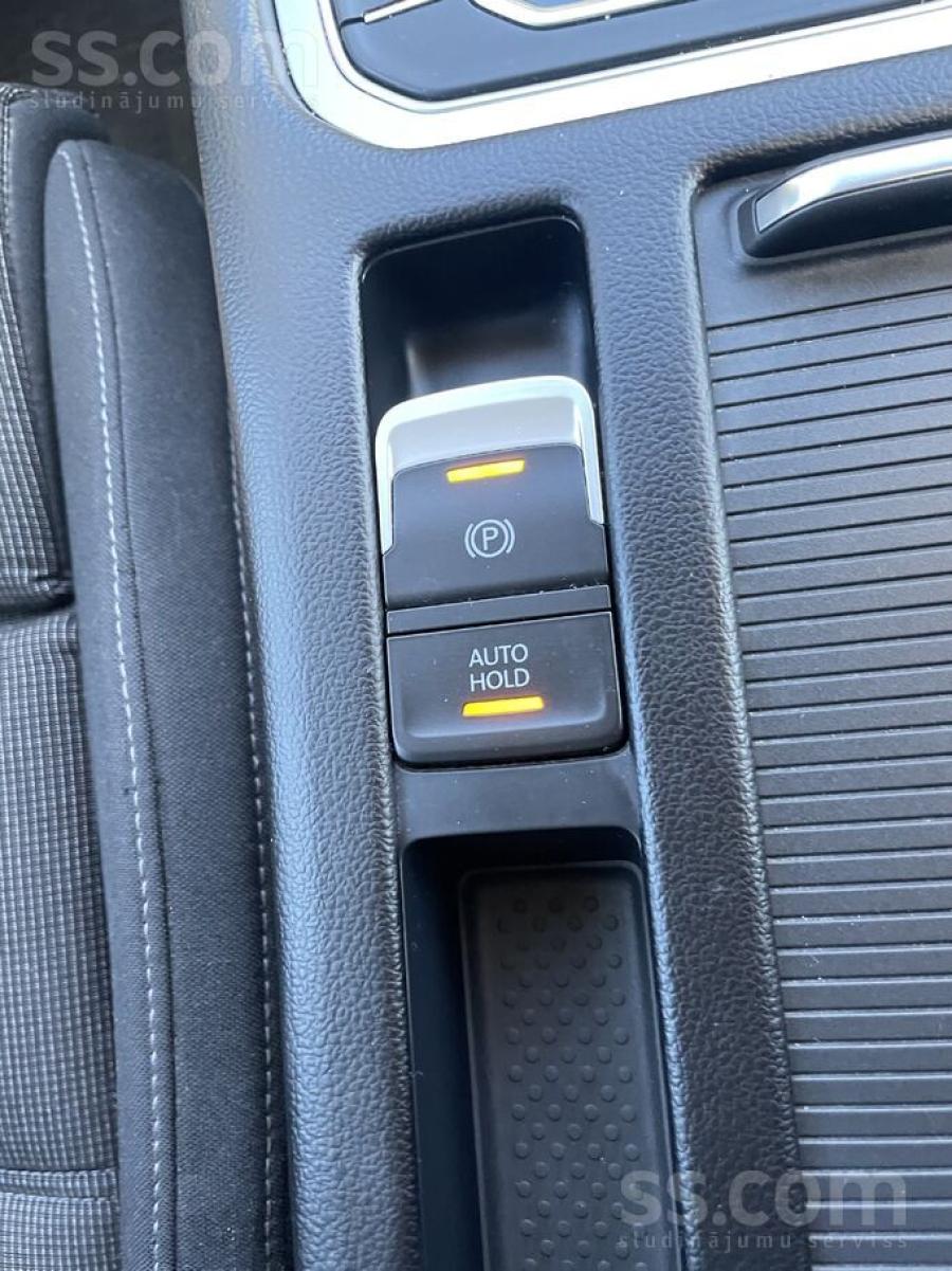 Grey Volkswagen Passat B8 2017 in Liepaja, with an engine capacity of 1.80 L and mileage of 187 thousand km for 9800 €, photo 15 on AUTOMOTO.COM.LV