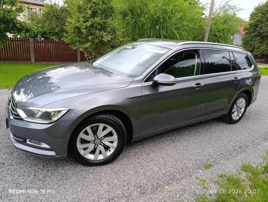 Grey Volkswagen Passat B8 2017 in Riga, with an engine capacity of 2.00 L and mileage of 250 thousand km for 9690 €, photo 3 on AUTOMOTO.COM.LV