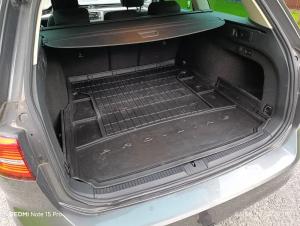 Grey Volkswagen Passat B8 2017 in Riga, with an engine capacity of 2.00 L and mileage of 250 thousand km for 9690 €, photo 12 on AUTOMOTO.COM.LV