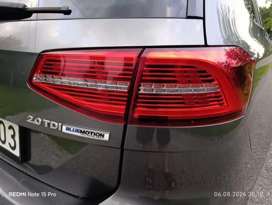 Grey Volkswagen Passat B8 2017 in Riga, with an engine capacity of 2.00 L and mileage of 250 thousand km for 9690 €, photo 16 on AUTOMOTO.COM.LV