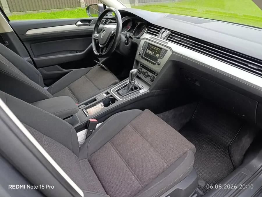 Grey Volkswagen Passat B8 2017 in Riga, with an engine capacity of 2.00 L and mileage of 250 thousand km for 9690 €, photo 17 on AUTOMOTO.COM.LV