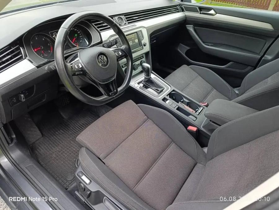 Grey Volkswagen Passat B8 2017 in Riga, with an engine capacity of 2.00 L and mileage of 250 thousand km for 9690 €, photo 18 on AUTOMOTO.COM.LV
