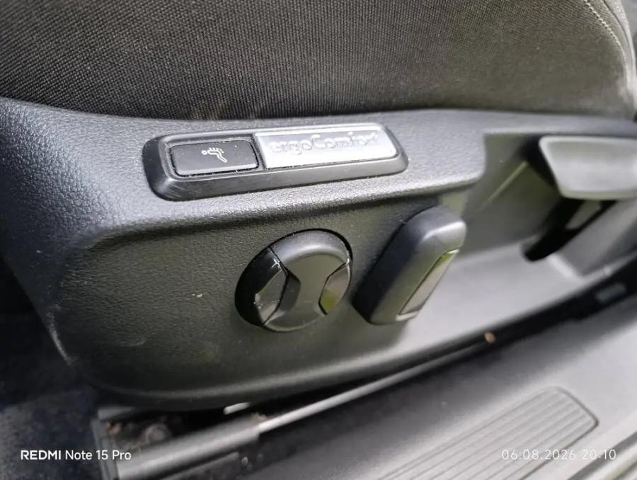 Grey Volkswagen Passat B8 2017 in Riga, with an engine capacity of 2.00 L and mileage of 250 thousand km for 9690 €, photo 19 on AUTOMOTO.COM.LV