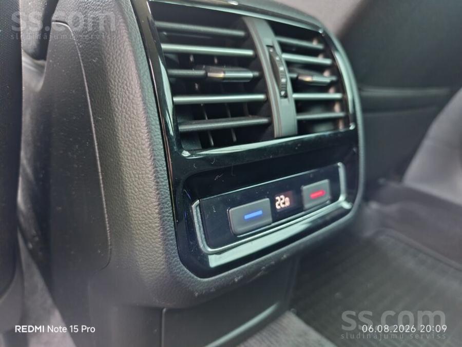 Grey Volkswagen Passat B8 2017 in Riga, with an engine capacity of 2.00 L and mileage of 252 thousand km for 9690 €, photo 11 on AUTOMOTO.COM.LV