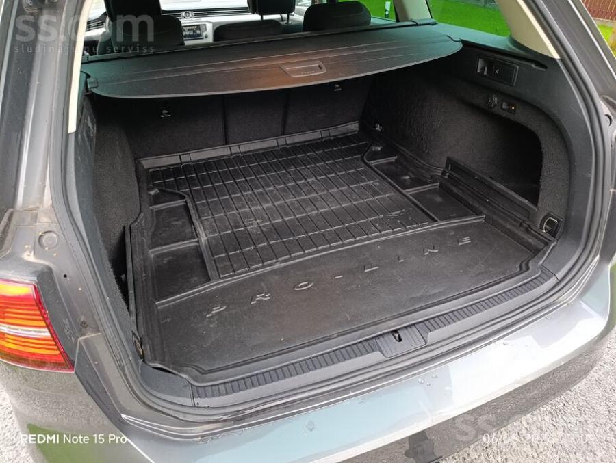 Grey Volkswagen Passat B8 2017 in Riga, with an engine capacity of 2.00 L and mileage of 252 thousand km for 9690 €, photo 12 on AUTOMOTO.COM.LV