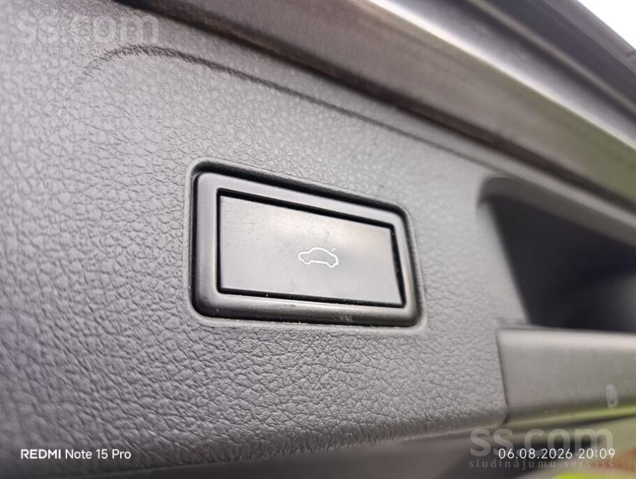 Grey Volkswagen Passat B8 2017 in Riga, with an engine capacity of 2.00 L and mileage of 252 thousand km for 9690 €, photo 14 on AUTOMOTO.COM.LV