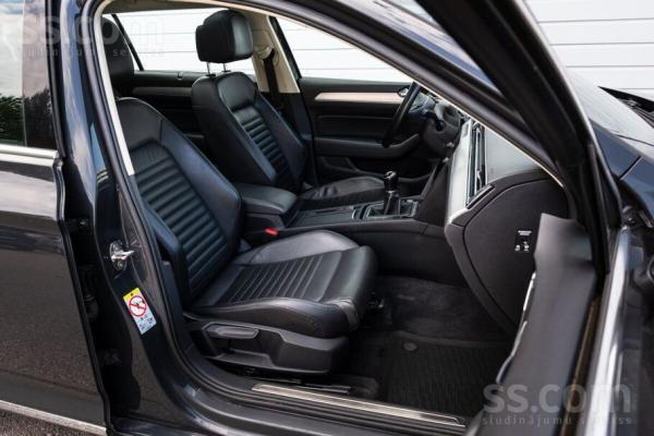 Grey Volkswagen Passat B8 2017 in Riga, with an engine capacity of 2.00 L and mileage of 240 thousand km for 9950 €, photo 6 on AUTOMOTO.COM.LV