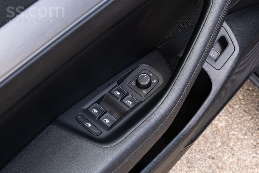 Pelēks Volkswagen Passat B8 2017 Rīga, ar dzinēja tilpumu 2.00 L un nobraukumu 240 tūkst. km par 9950 €, foto 20 vietnē AUTOMOTO.COM.LV