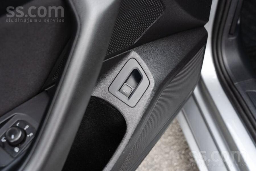 Pelēks Volkswagen Passat B8 2017 Rīga, ar dzinēja tilpumu 1.80 L un nobraukumu 165 tūkst. km par 12500 €, foto 10 vietnē AUTOMOTO.COM.LV