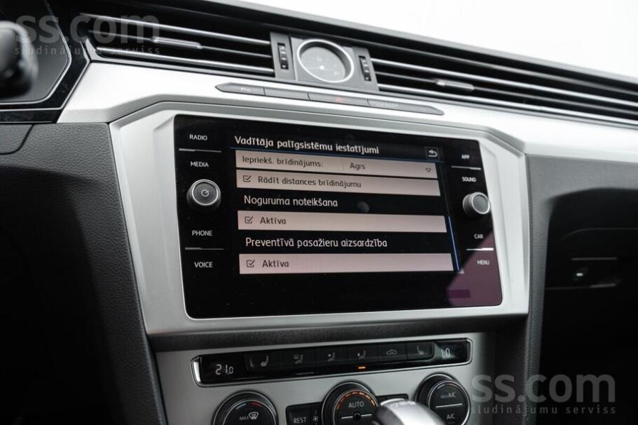 Pelēks Volkswagen Passat B8 2017 Rīga, ar dzinēja tilpumu 1.80 L un nobraukumu 165 tūkst. km par 12500 €, foto 22 vietnē AUTOMOTO.COM.LV